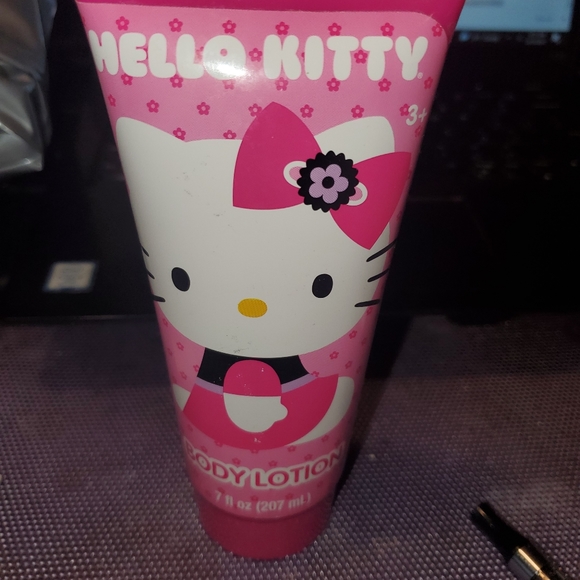 Hello Kitty | Bath & Body | Hello Kitty Silky Pink Body Lotiin 7 Oz ...